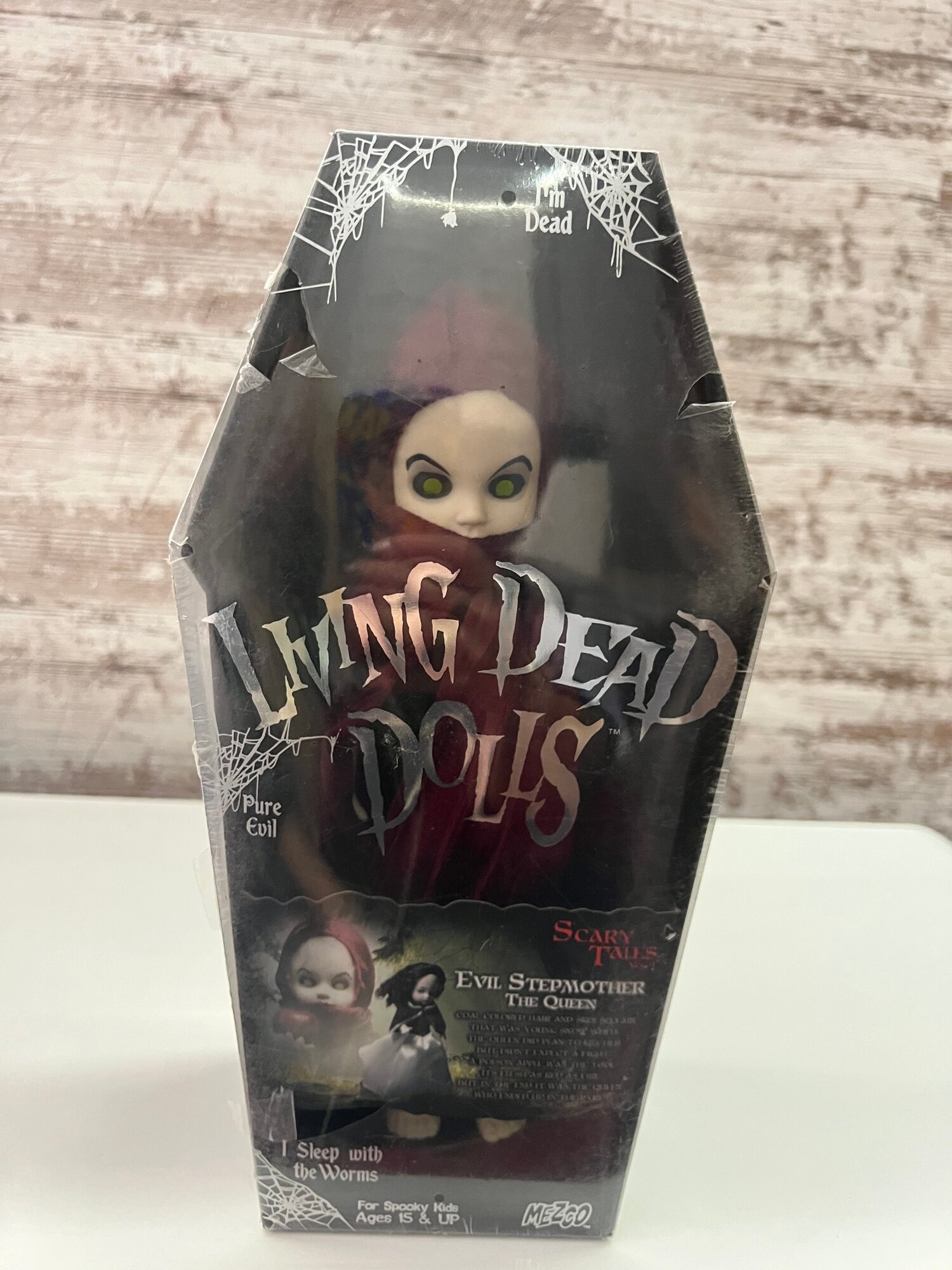 Фигурка Живые Мертвые Куклы Evil Stepmother The Queen Scary Tails Living Dead Dolls 26 см от Mezco