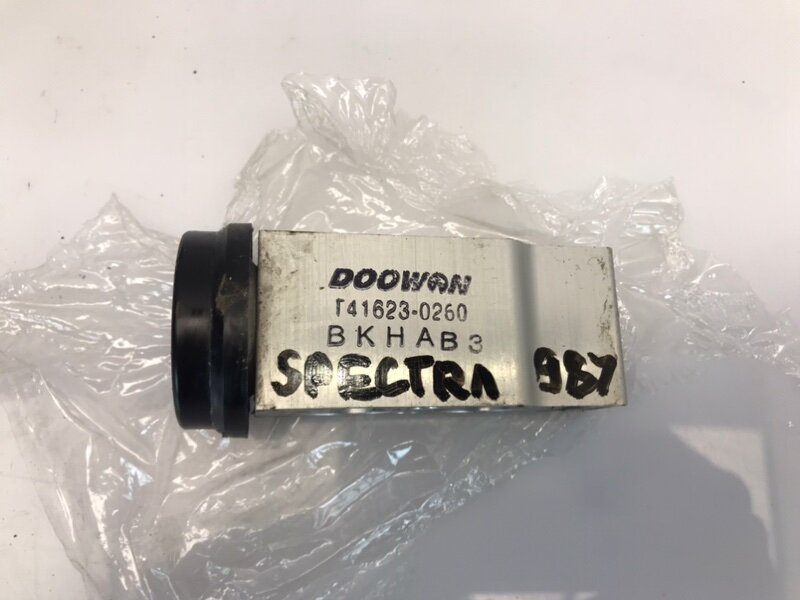 Б/У клапан кондиционера Kia Spectra 2007 SD S6D 40544 Hyundai-KIA арт. 0K2N161570