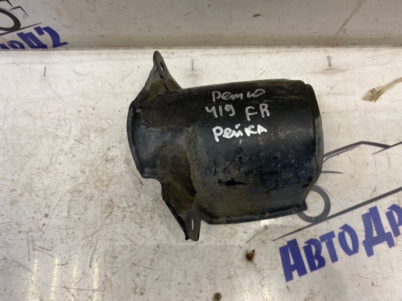 Б/У пыльник Mazda Demio 2001 DW3W B3 Перед. Прав. 26047 MAZDA арт. D0015611X