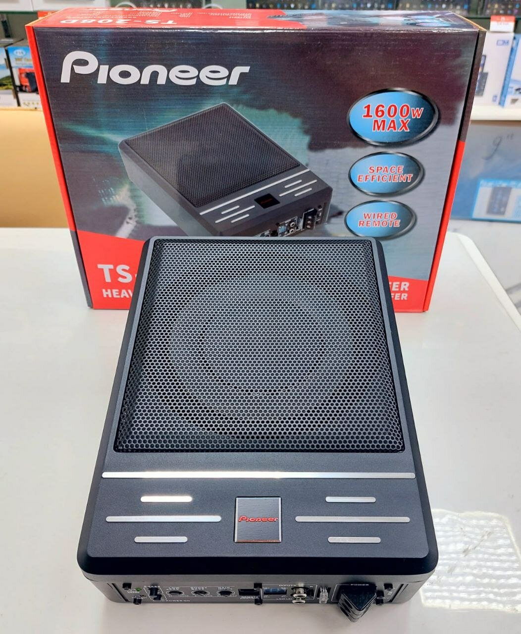 Активный сабвуфер Pioneer TS-208D, 1600Вт, сабвуфер под сиденье