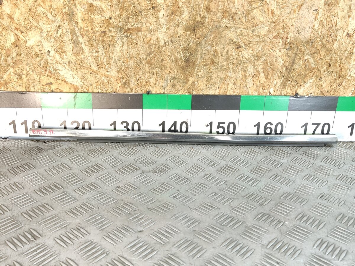 Молдинг стекла двери правой задней HONDA CR-V 1996-2002 72910S10003