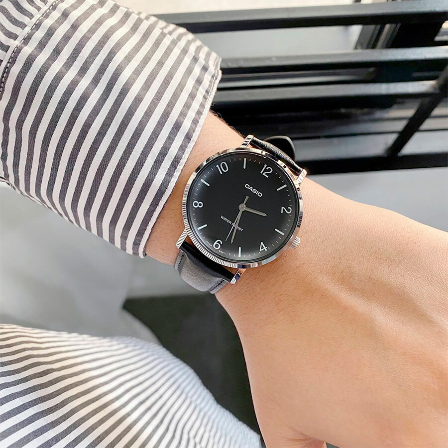 Наручные часы CASIO Collection, черный, серебряный — фото 1