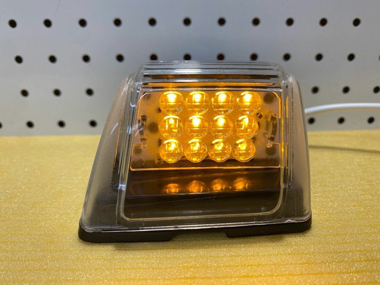 Указатель поворота правый Volvo FH FM LED