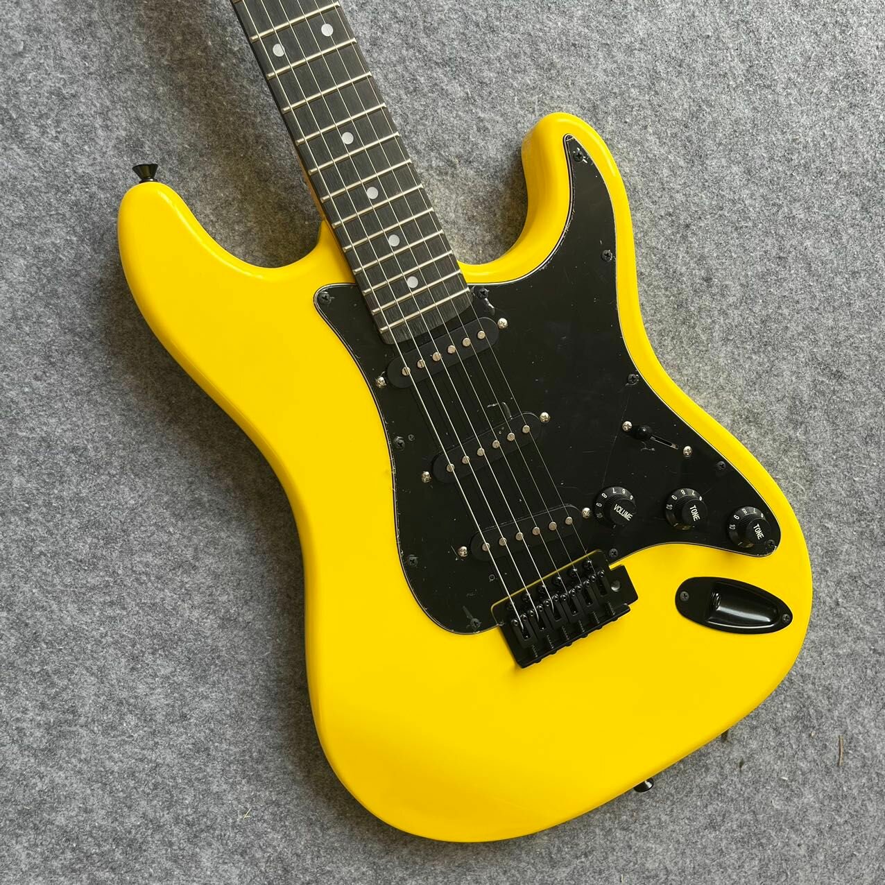 Электрогитара Fender st 6-струнная