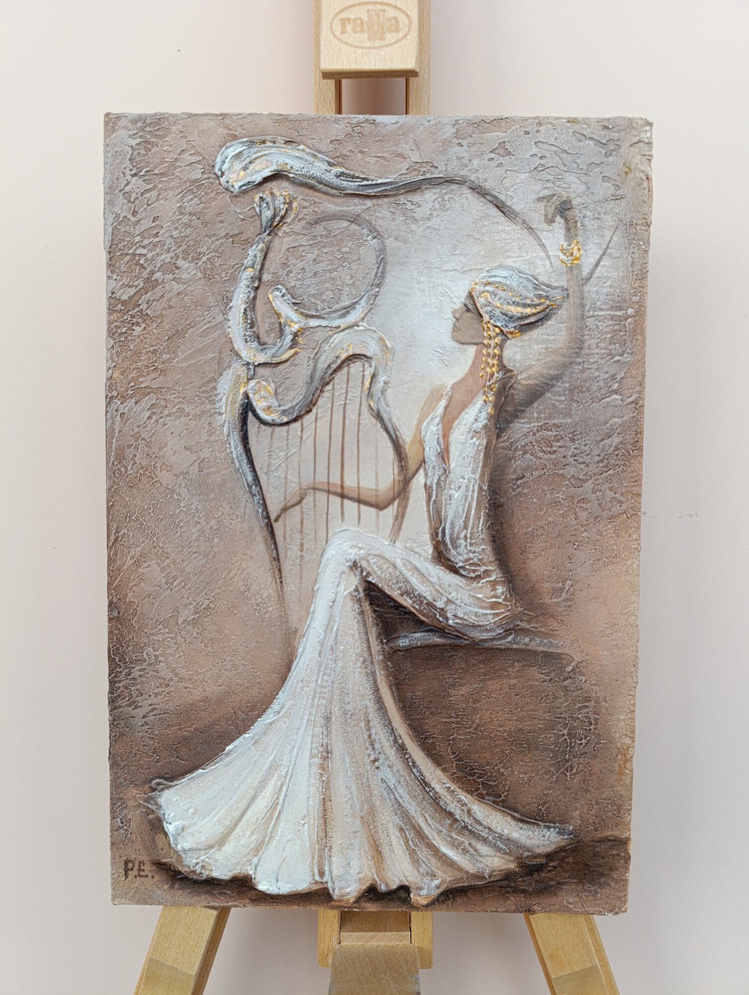 100% ручная работа, 100% живопись от Художественной мастерской Грëзы. Картина маслом на холсте "Девушка-музыкант с арфой" из серии "Люди". Картина фактурная, выпуклая. 20х30 см.