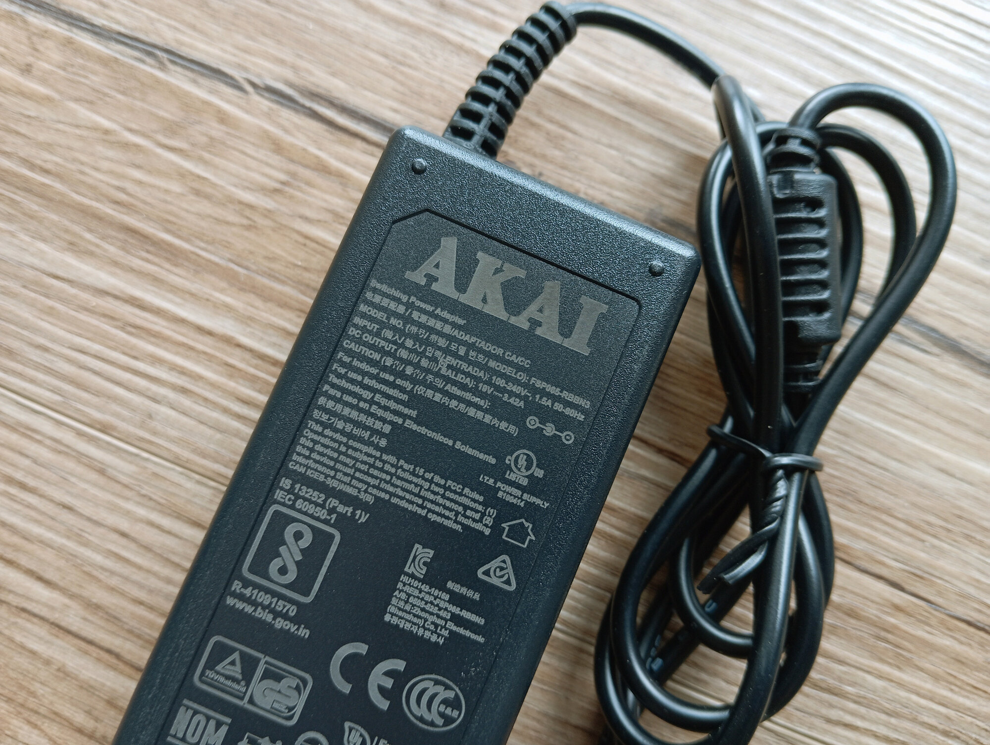 Блок питания Akai MPC X для грувбокса (адаптер Акаи 19V 3.42A)