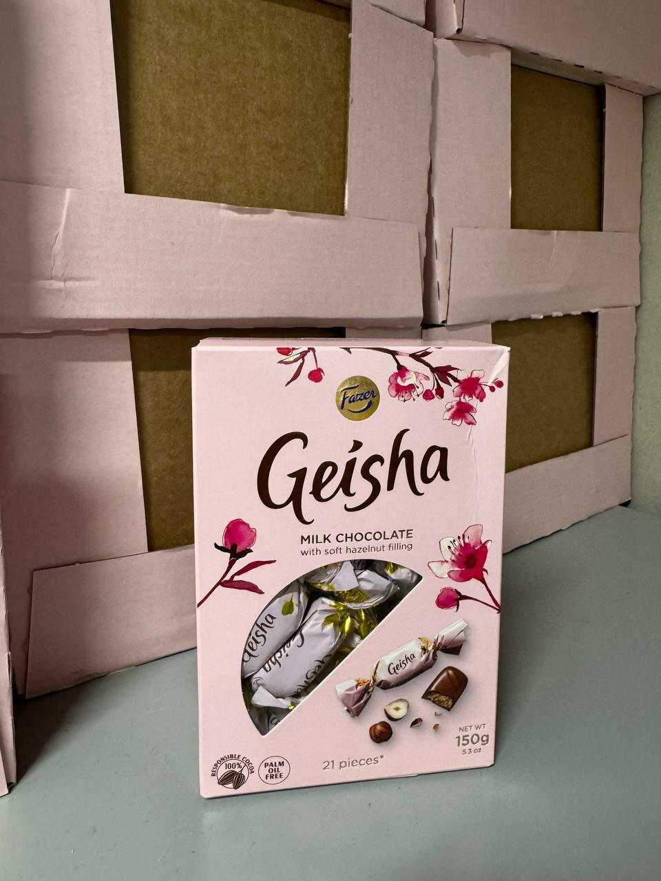 Повреждённые! Конфеты Fazer Geisha с начинкой из тёртого ореха, 150г (Финляндия)