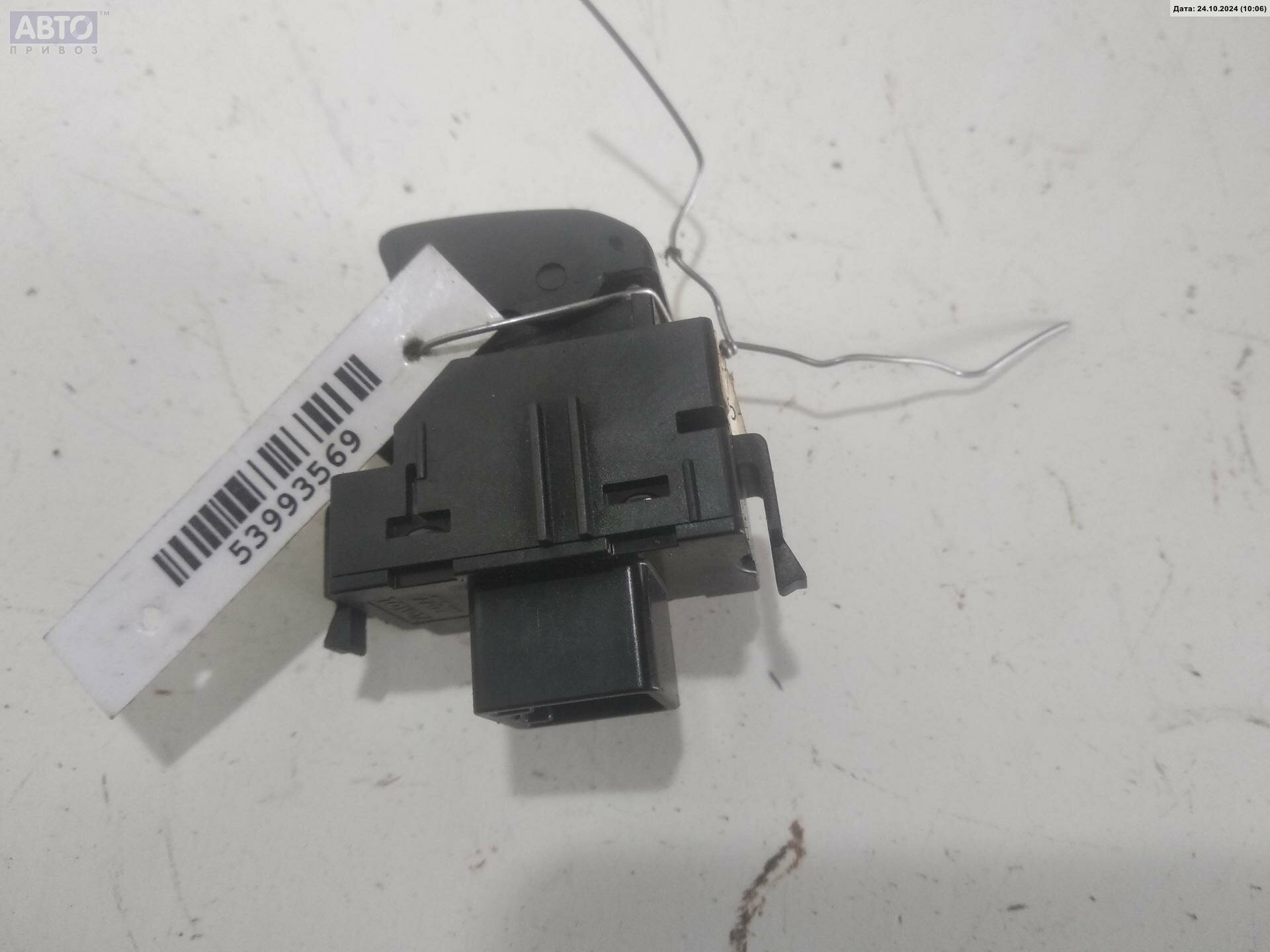 Кнопка стеклоподъемника переднего правого Toyota Corolla (2002-2007)