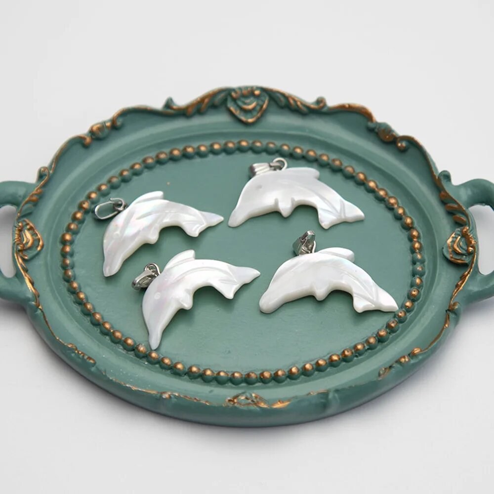 Подвеска дельфин из раковины MAY250519006