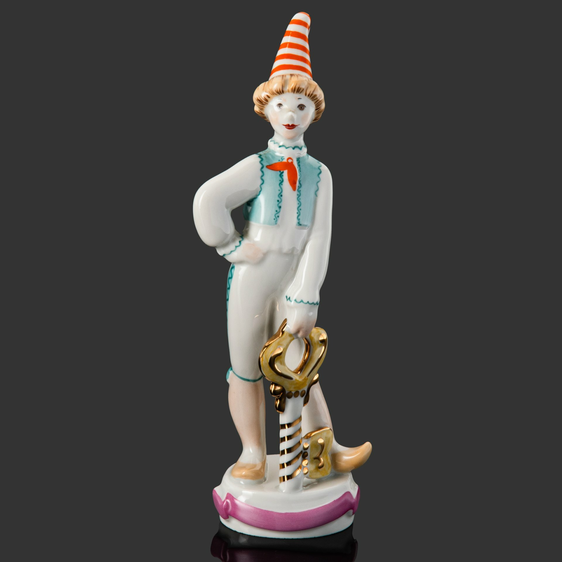 Статуэтка "Буратино" по сказке "Золотой ключик", автор В. Щербина, фарфор