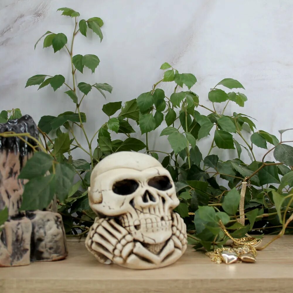 Шкатулка для украшений и мелочей Череп с кистями , гипс , 12 см