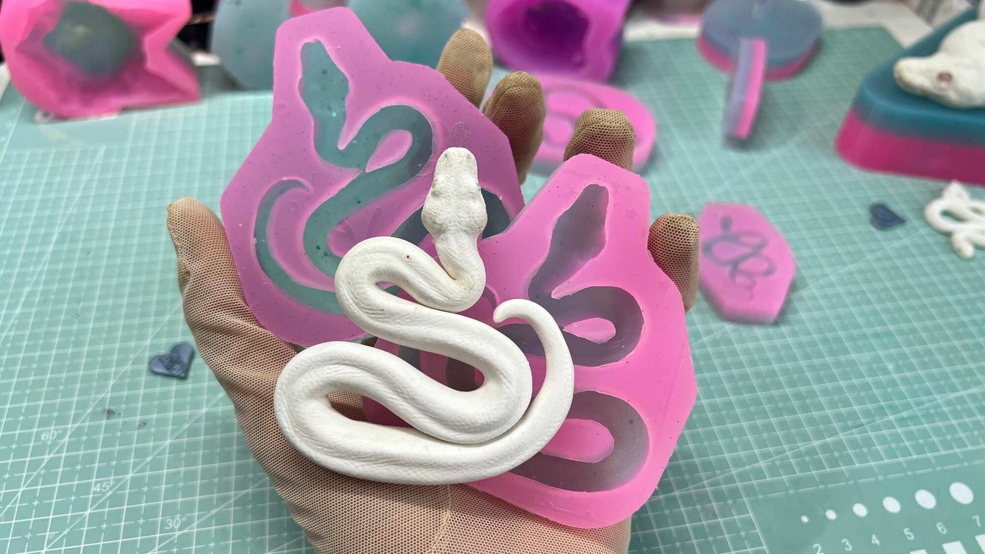 Авторский силиконовый молд Змея — форма для эпоксидной смолы, гипса, мыла, полимерной глины