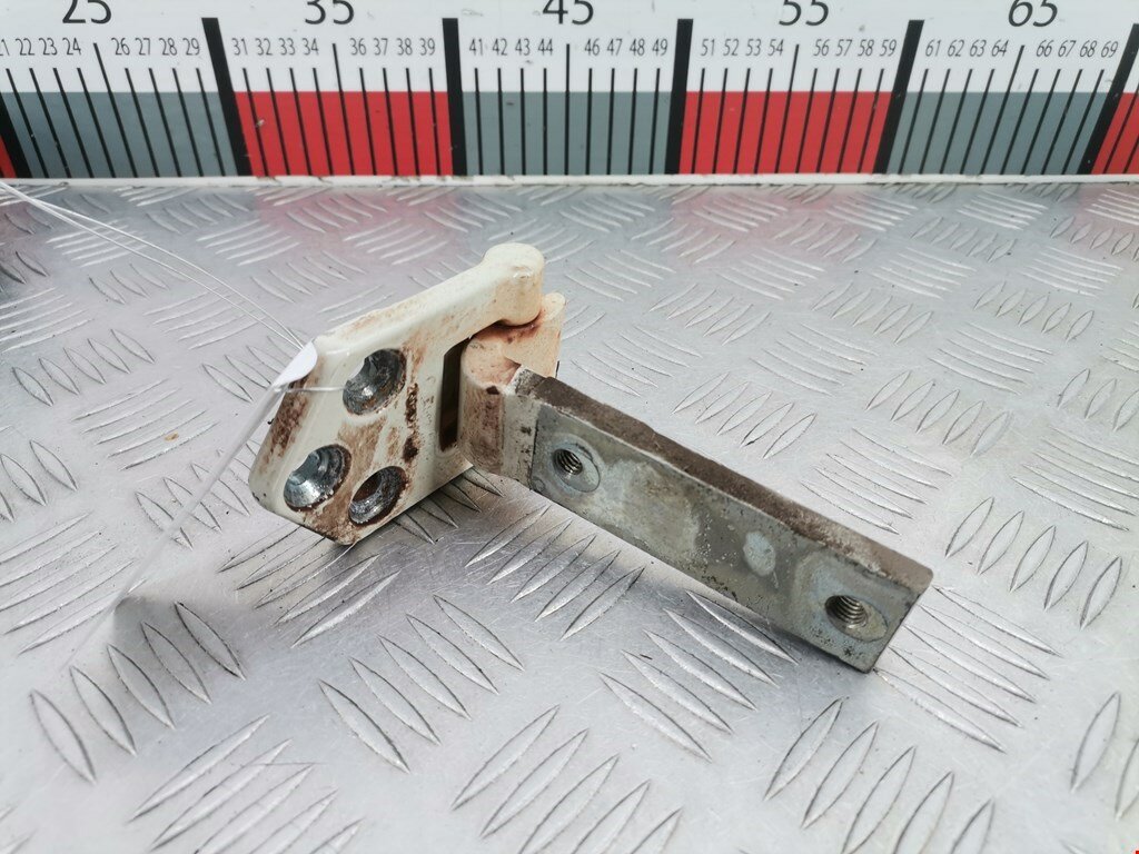 Петля двери распашной Volkswagen Caddy 3 2K5827152 арт. 1937006