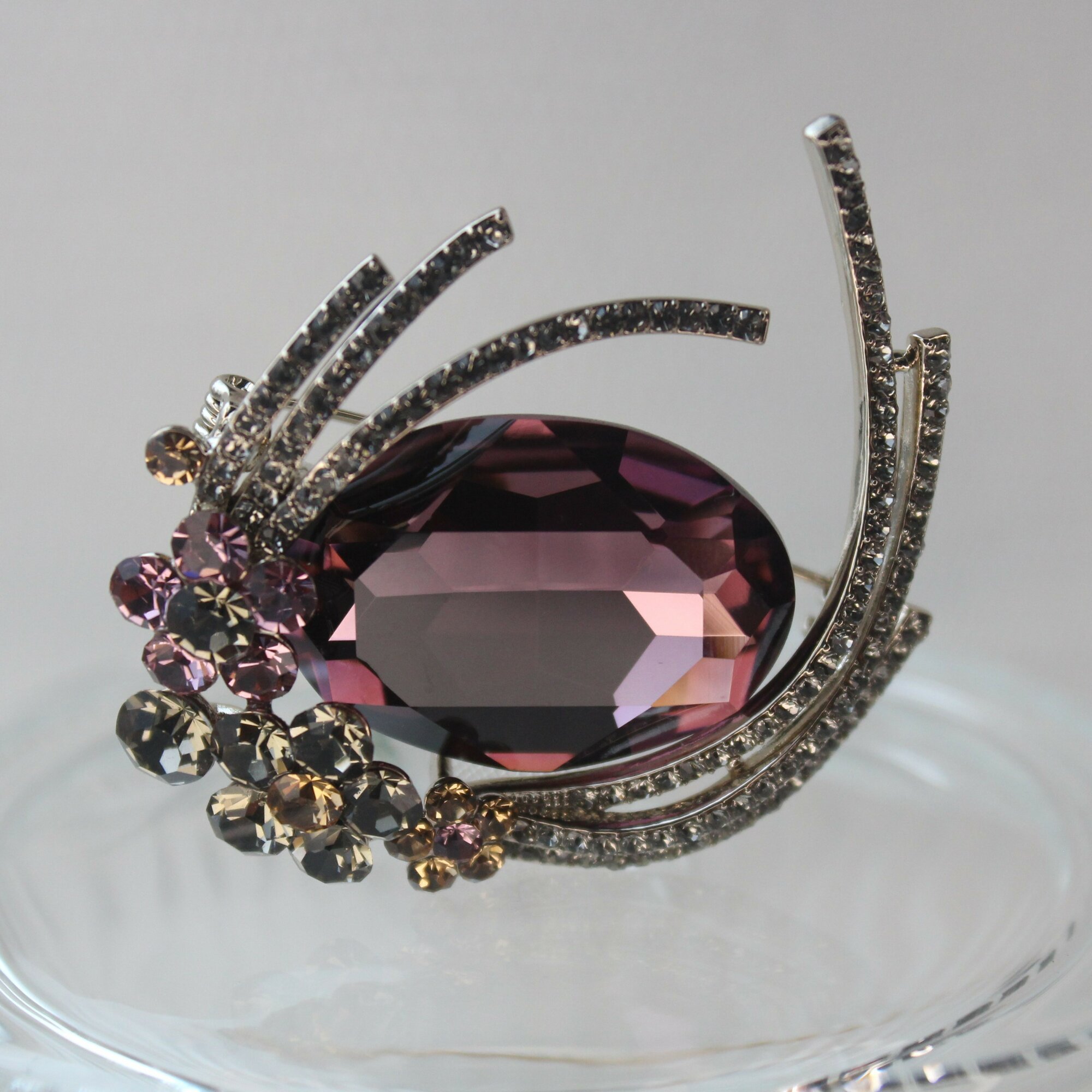 Брошь, нанокристалл, стразы