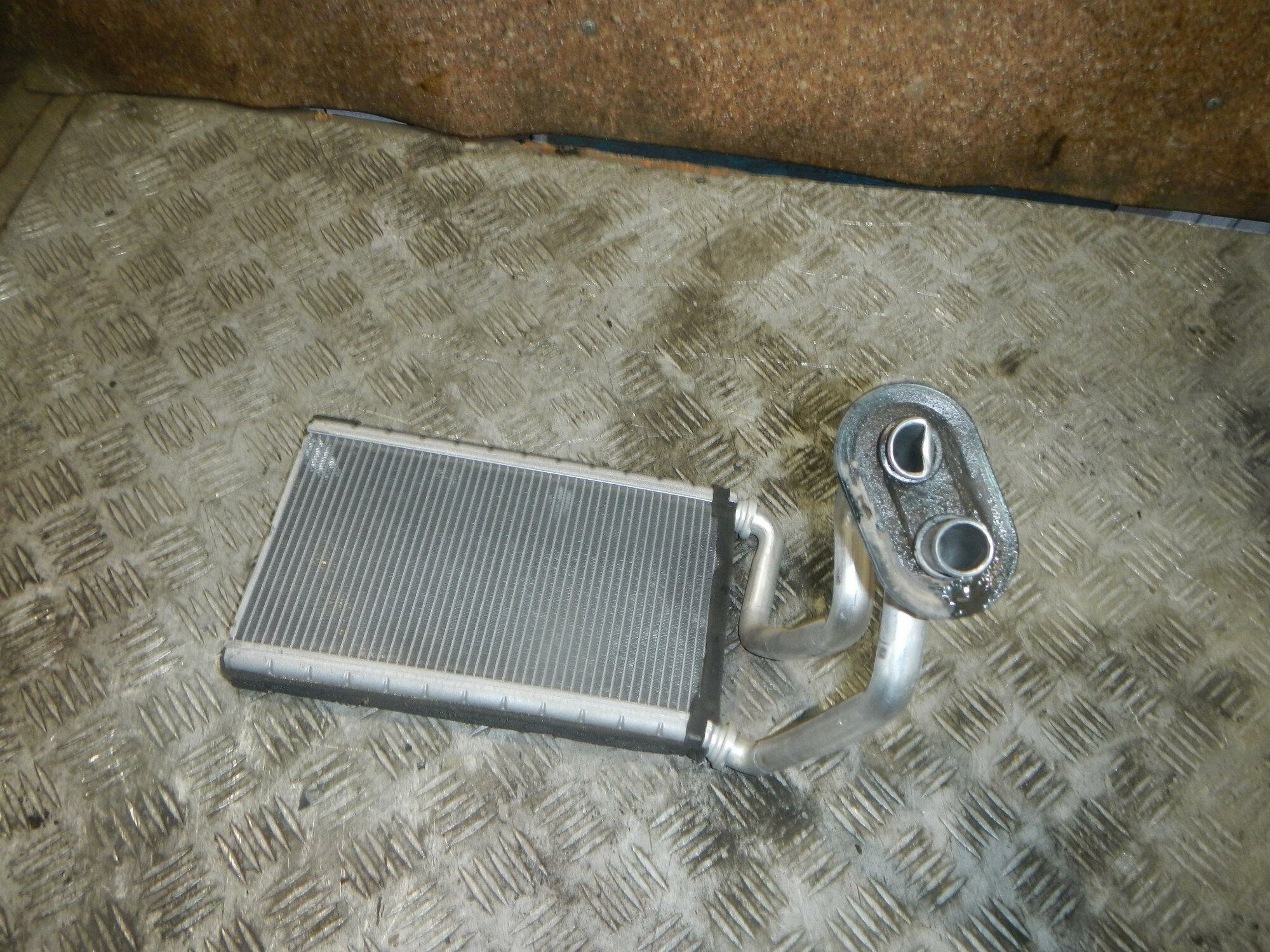 Б/У Радиатор отопителя, Honda (Хонда)-CIVIC 4D (06-12) HONDA CIVIC 4D (06-12) Незначительная деформация. 502434 HONDA ар...