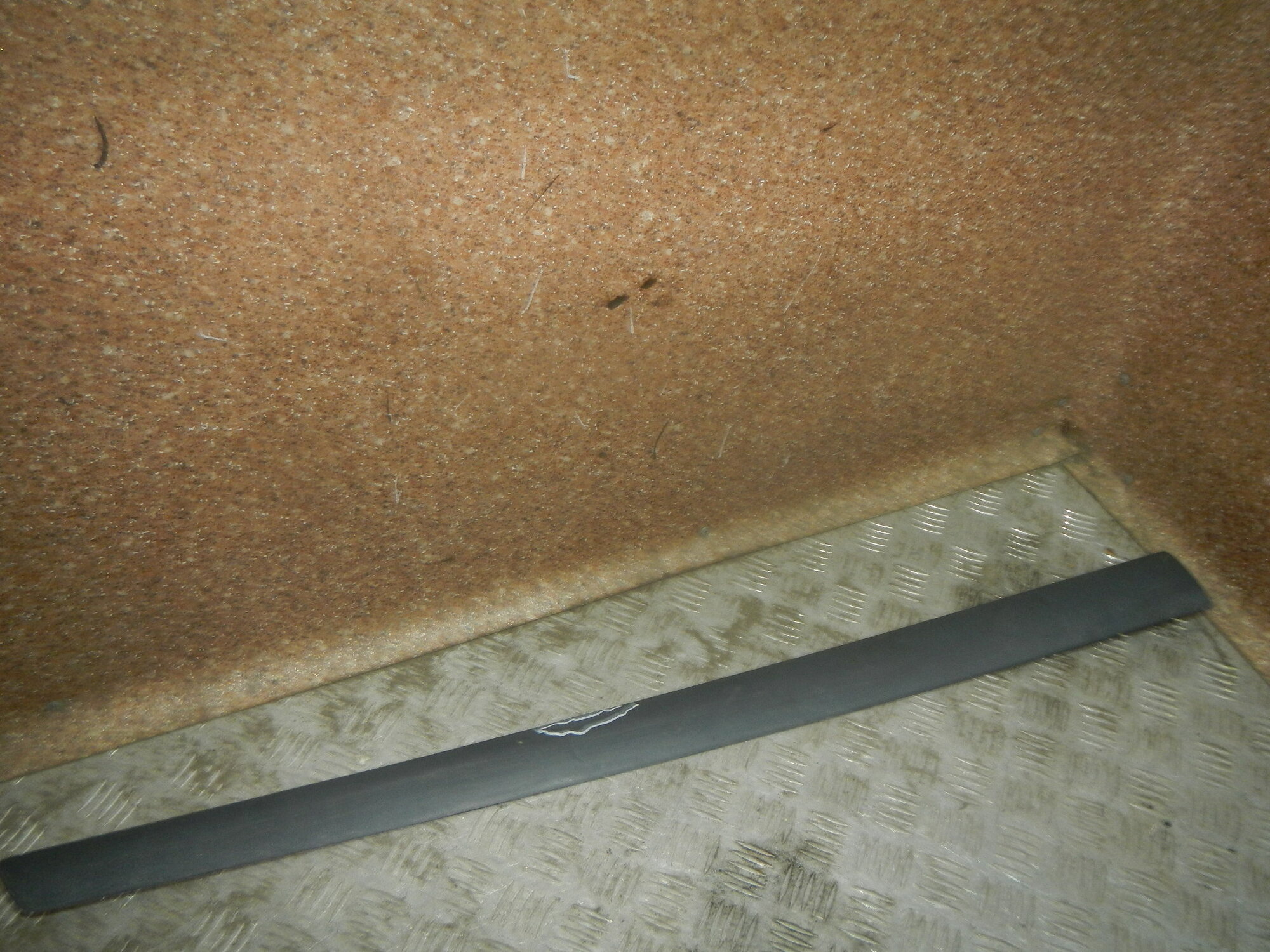 Б/У Молдинг двери передней левой, Ford (Форд)-FIESTA (01-07) FORD FIESTA (01-07) Глубокий задир. 369163 FORD арт. 6S61A2...