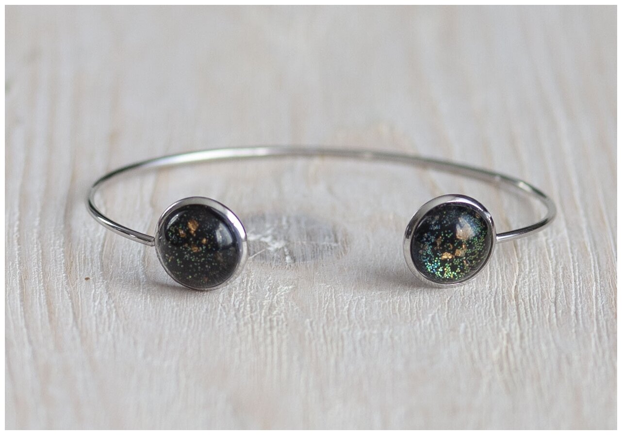 Незамкнутый браслет