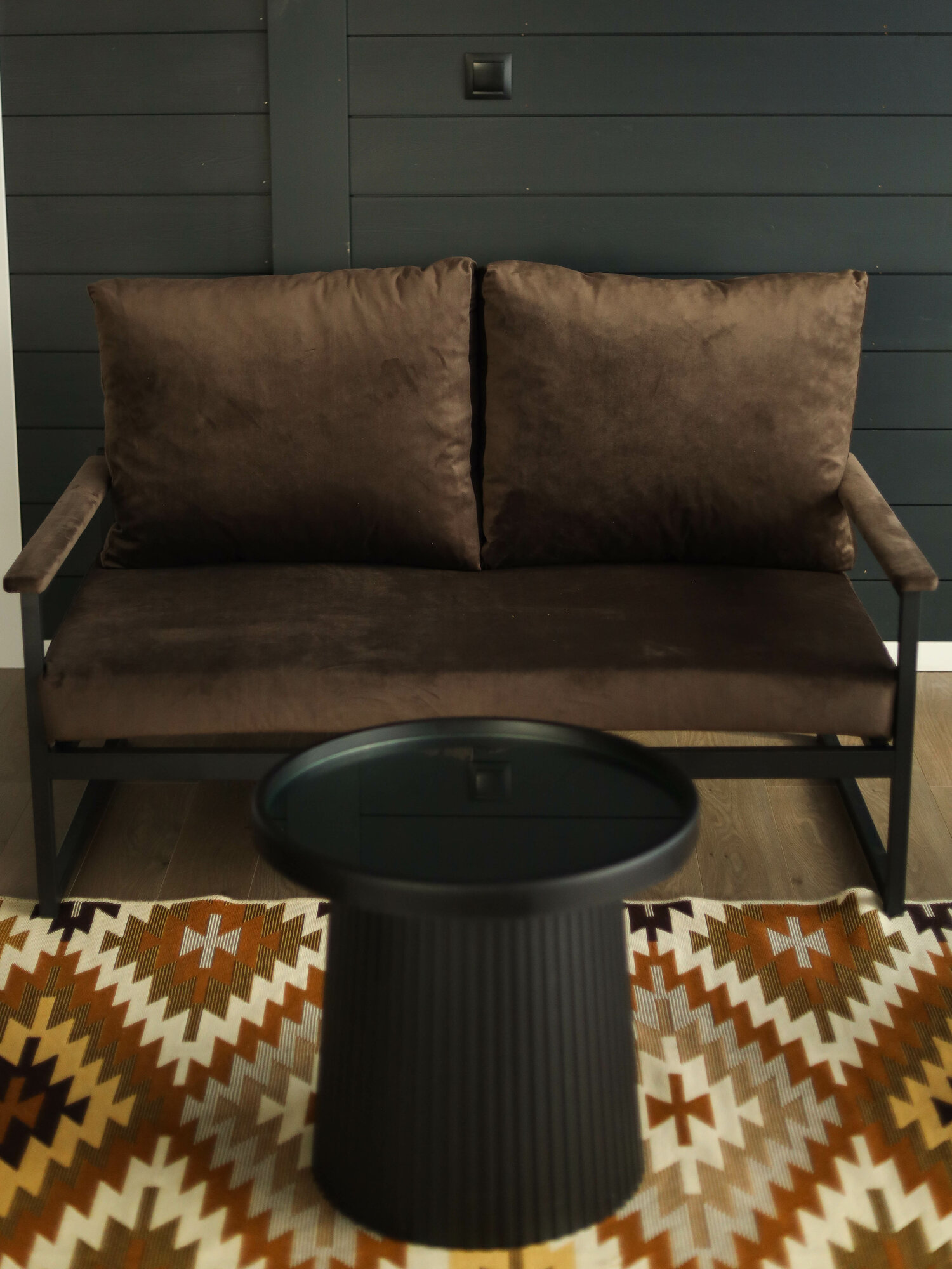 Диван для дома и дачи Anri / Микровелюр Konfetti / Коричневый