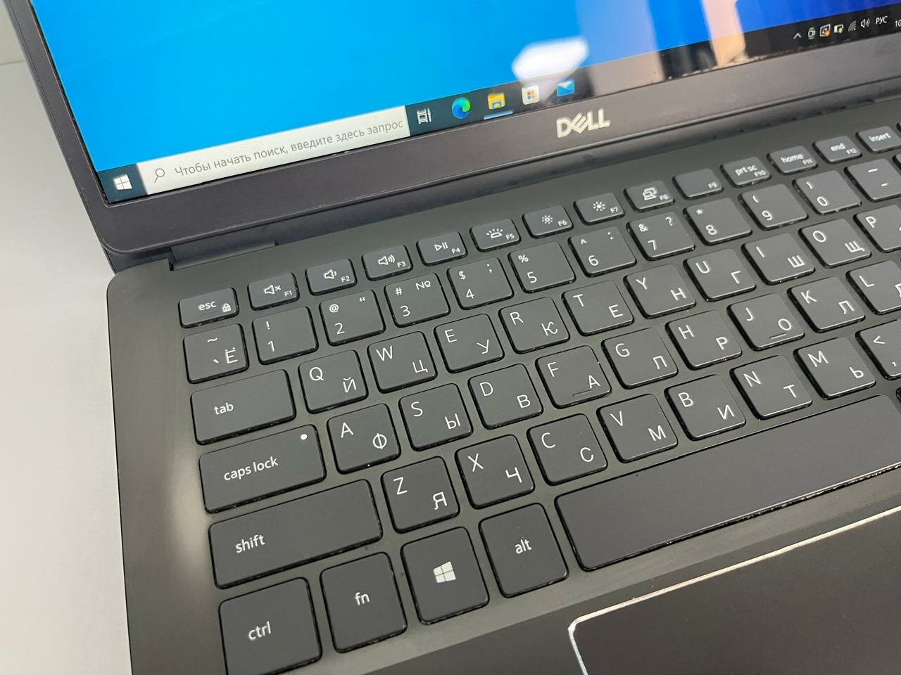 Ультрабук Dell P114G i5, SSD 256ГБ, экран 13", 1920x1080, Windows 10, черный — фото 1