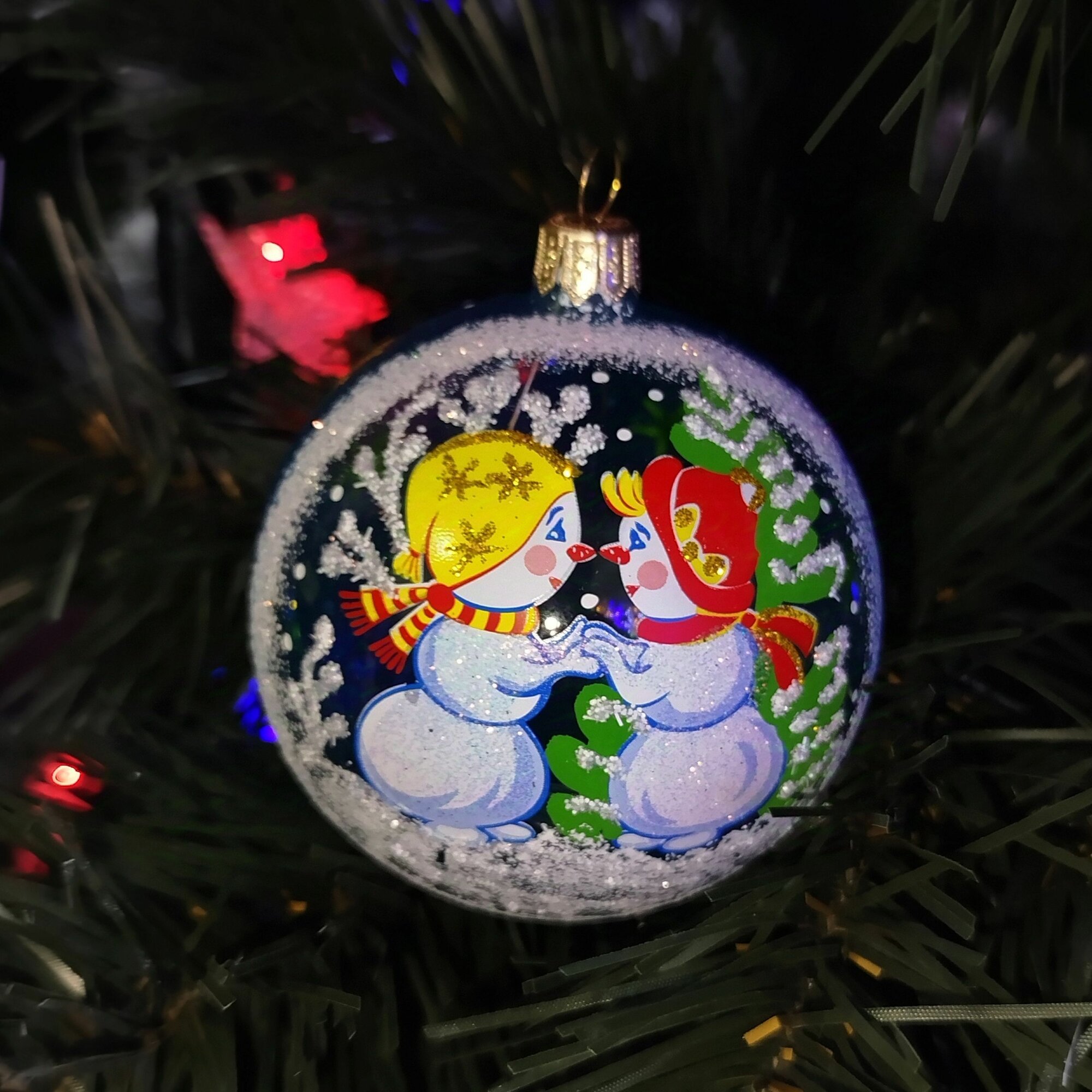 Елочное украшение "Снеговички", шар, стекло, металл, 75 мм, разноцветное