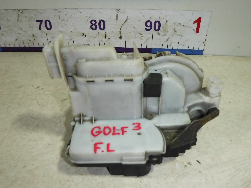 Замок двери передней левой VW Golf III