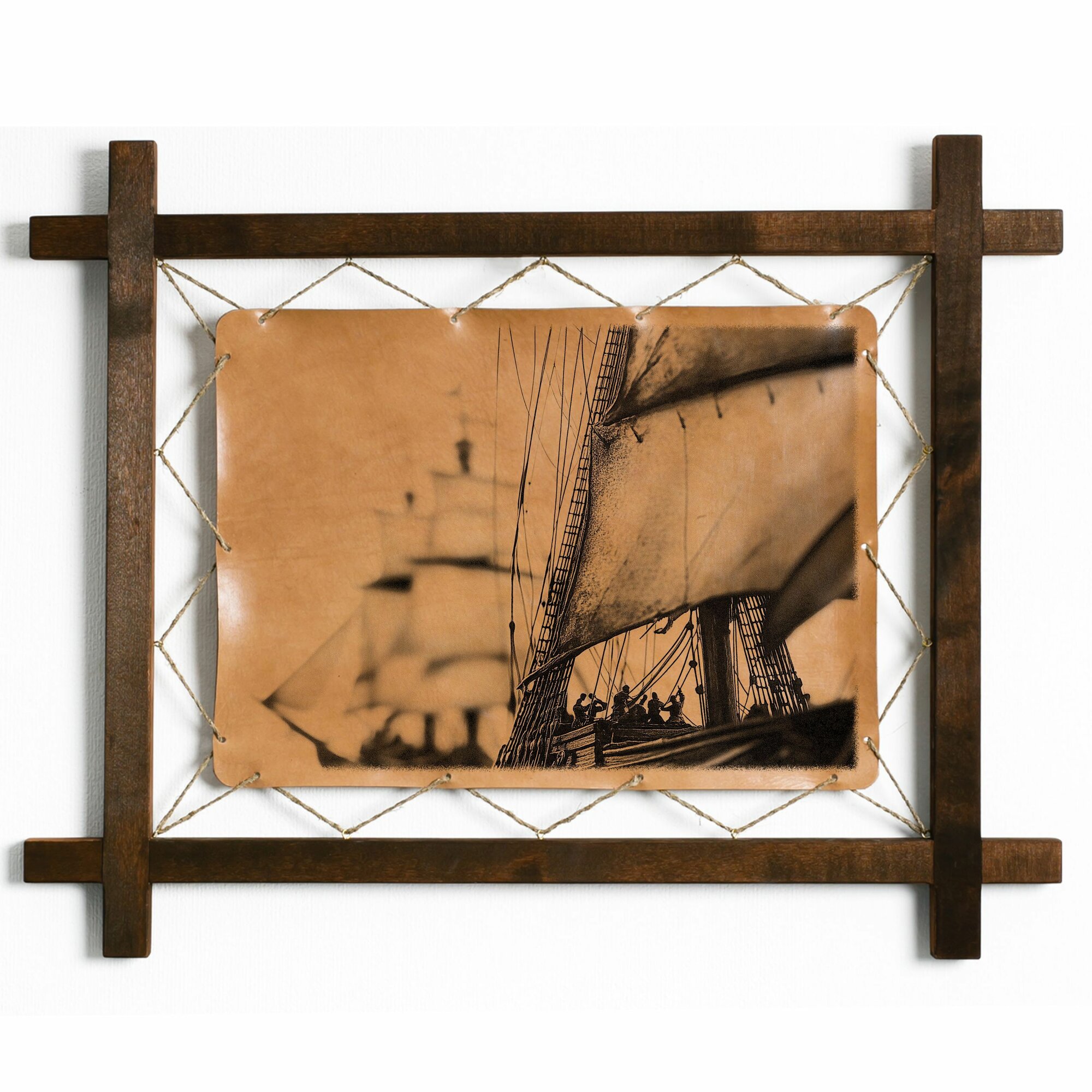 Интерьерная картина из натуральной кожи "Пиратский фрегат", декоративное настенное панно в деревянной раме, BoomGift