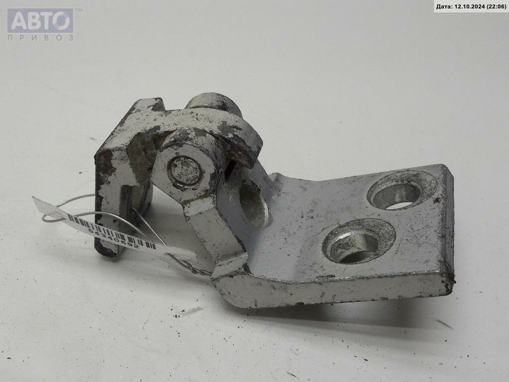 Петля двери задней правой Volkswagen Golf-3