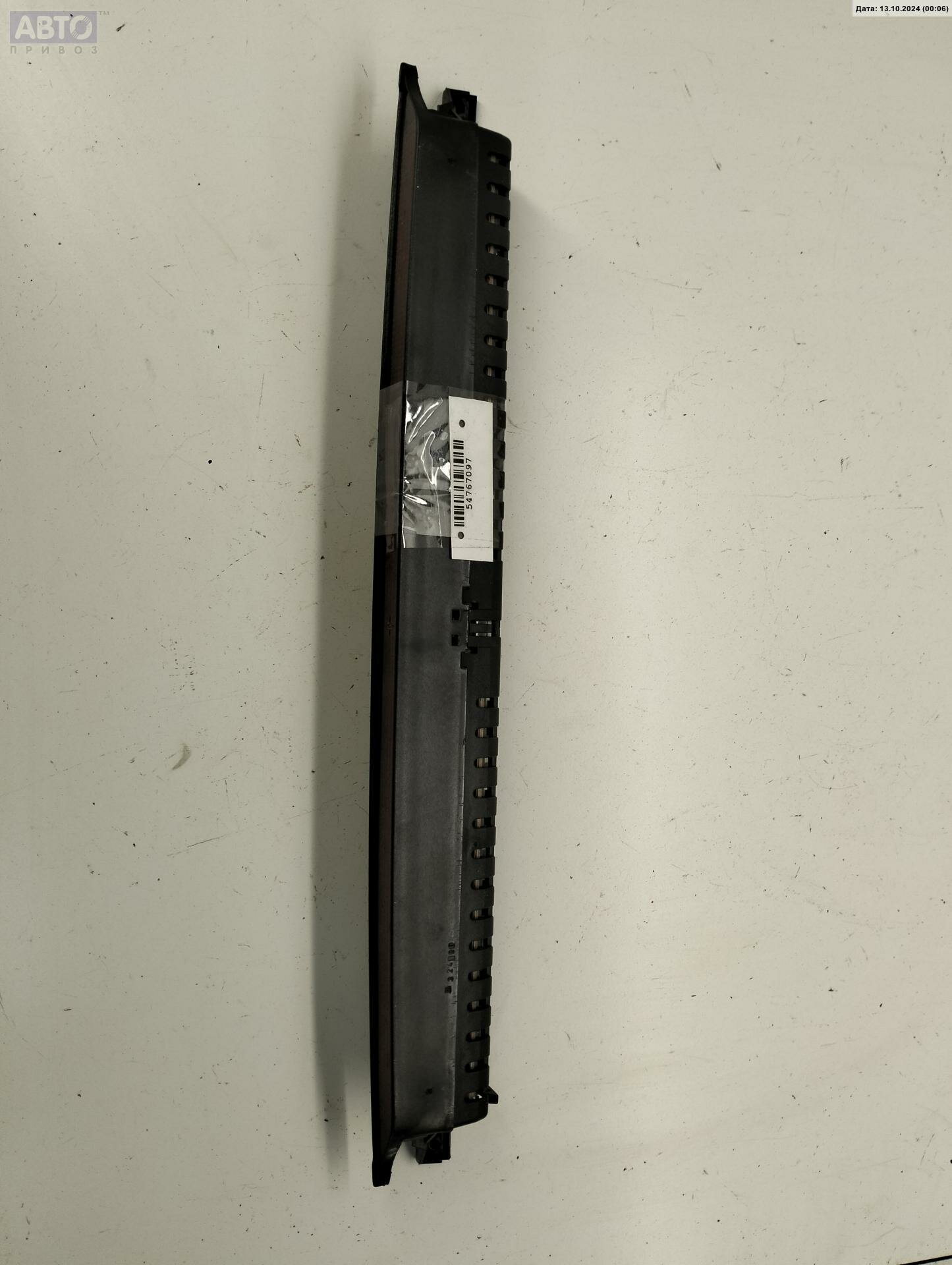 Фонарь стоп-сигнал Volkswagen Golf-4