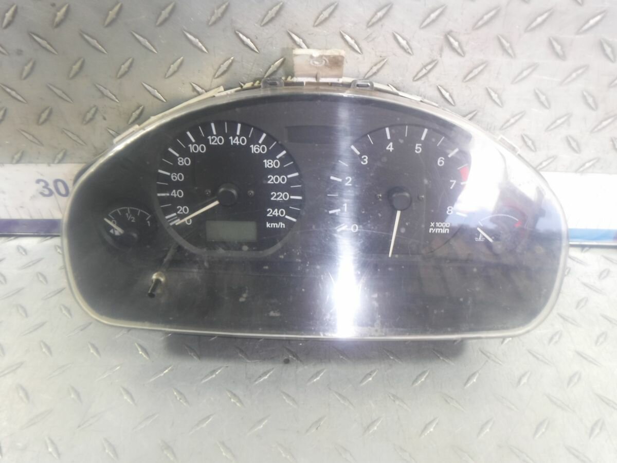 Панель приборов Mitsubishi Carisma I (1995—1999) MR308402