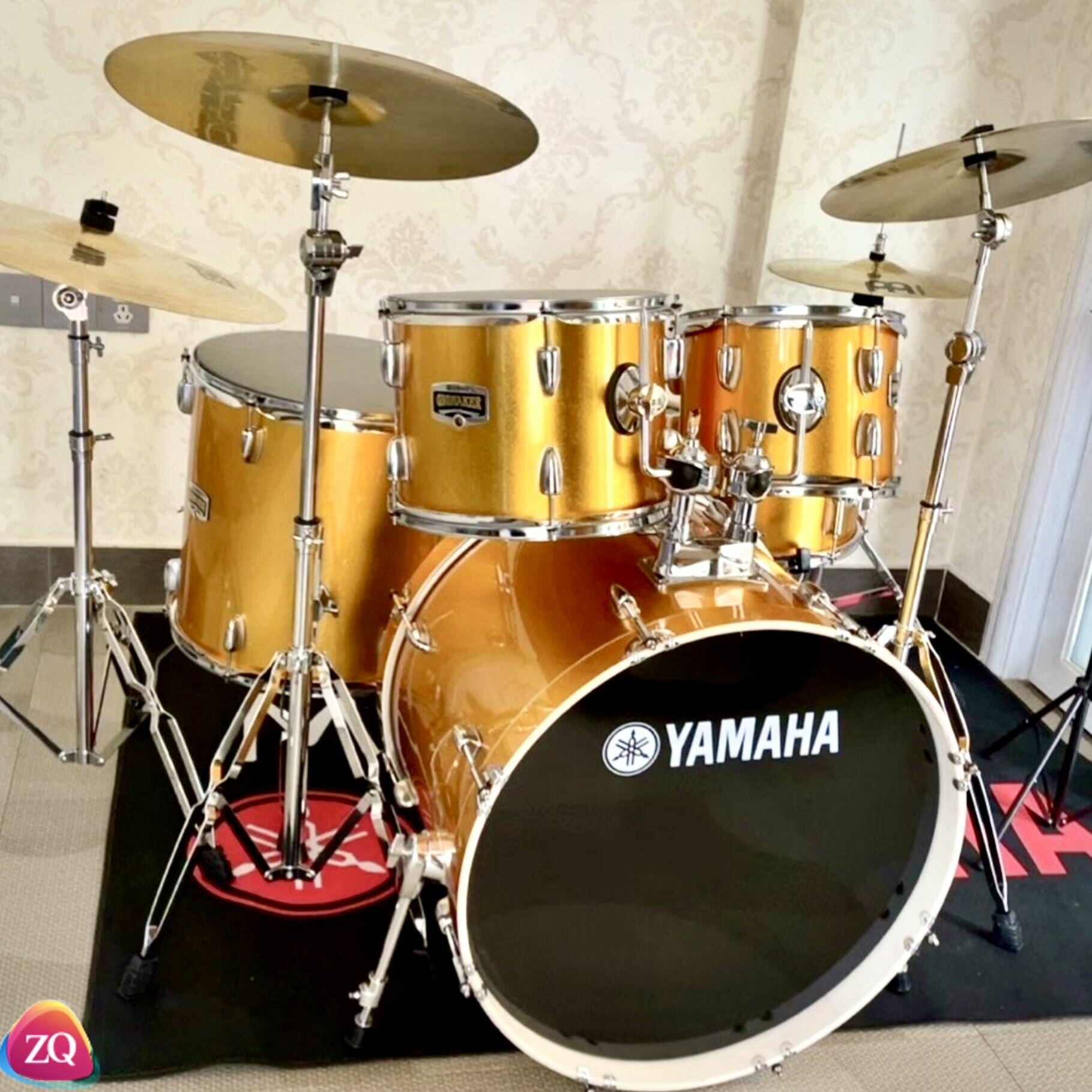 Барабанная установка YAMAHA RYDEEN 5 барабана 20" (14"flor) (12"+10" том) (14"sn)
