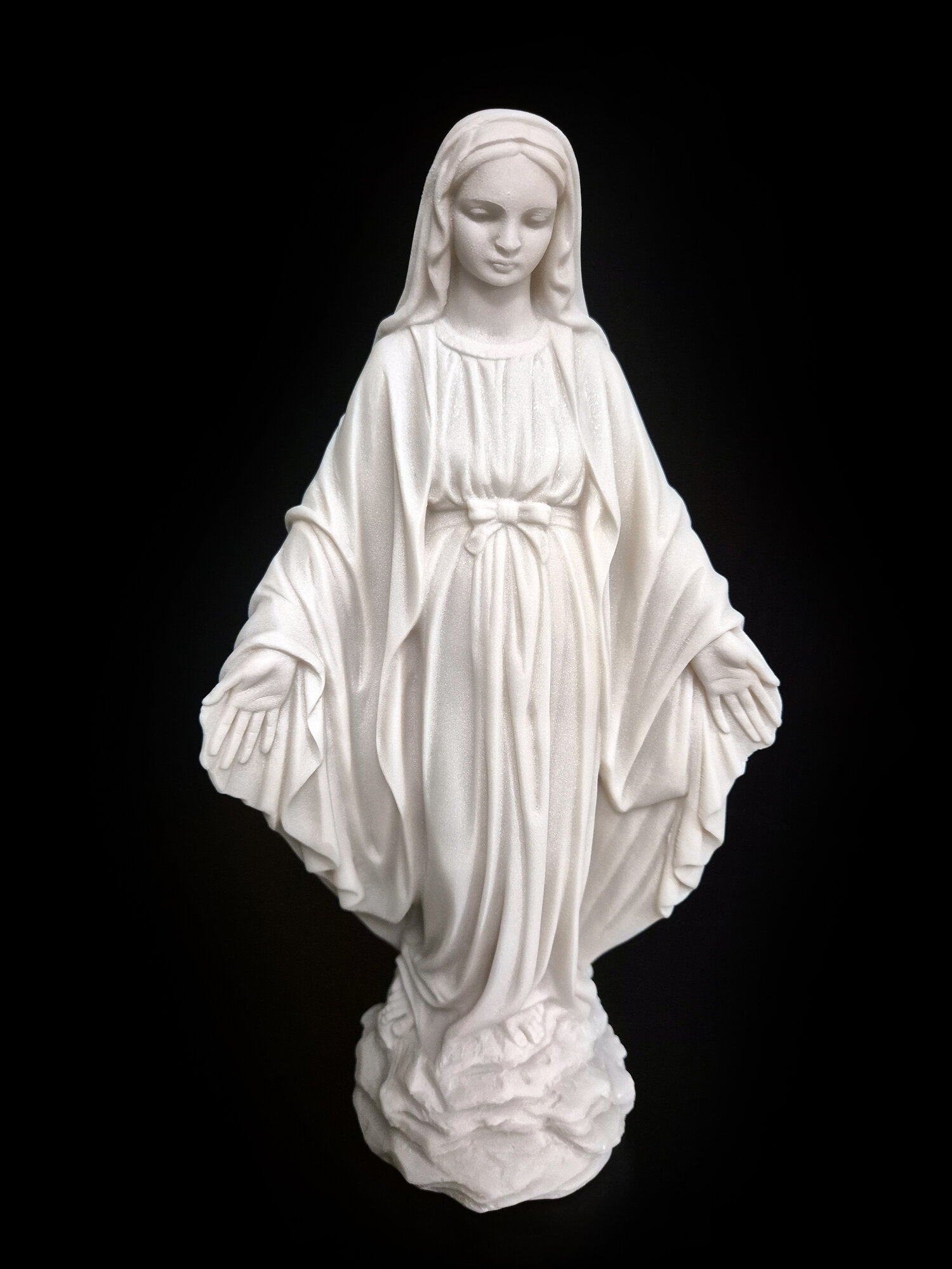 Статуэтка Дева Мария (Мадонна), высота 23см. Мраморная крошка. Цвет белый.