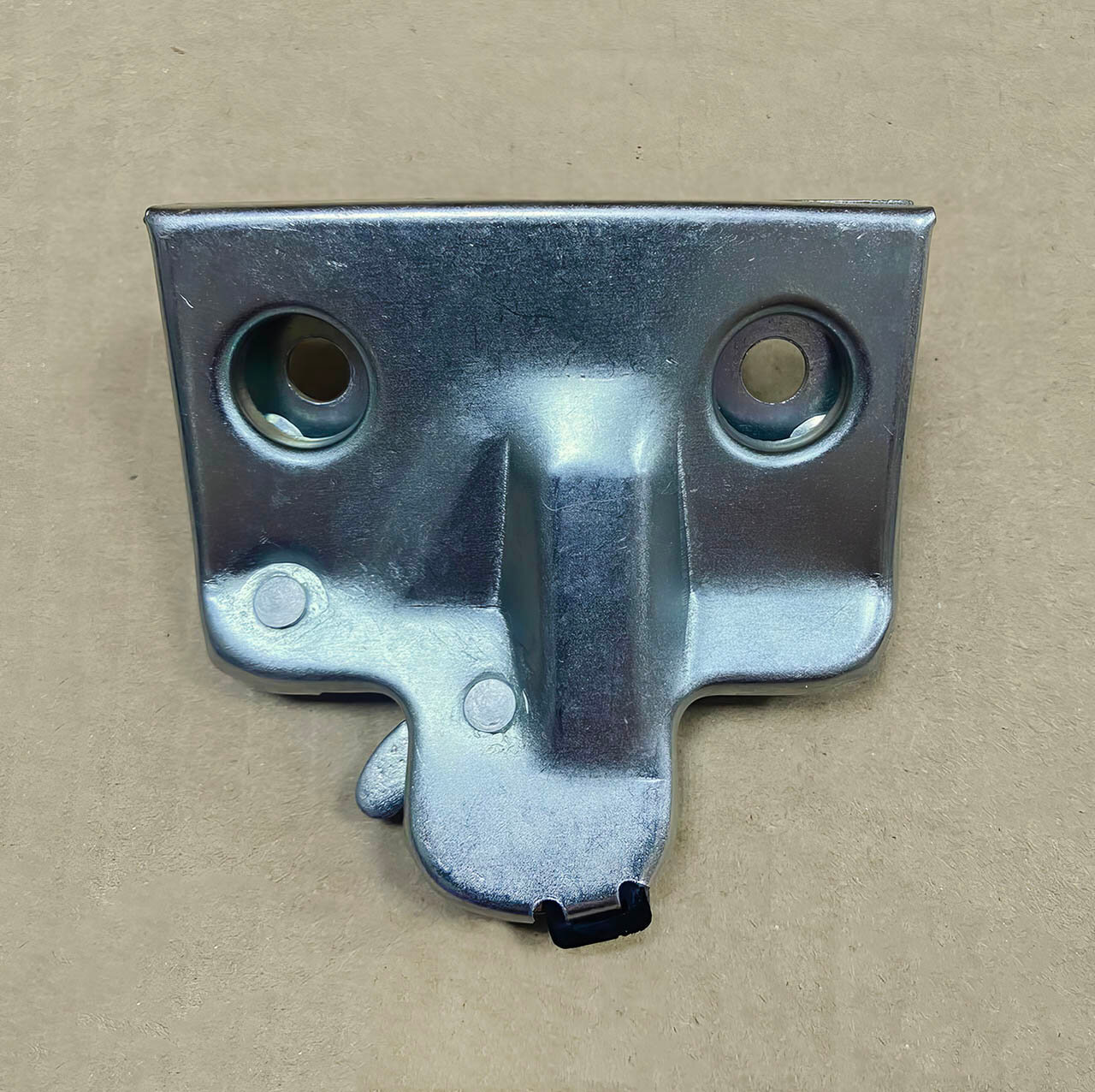 Замок багажника Daewoo Nexia (Daewoo)