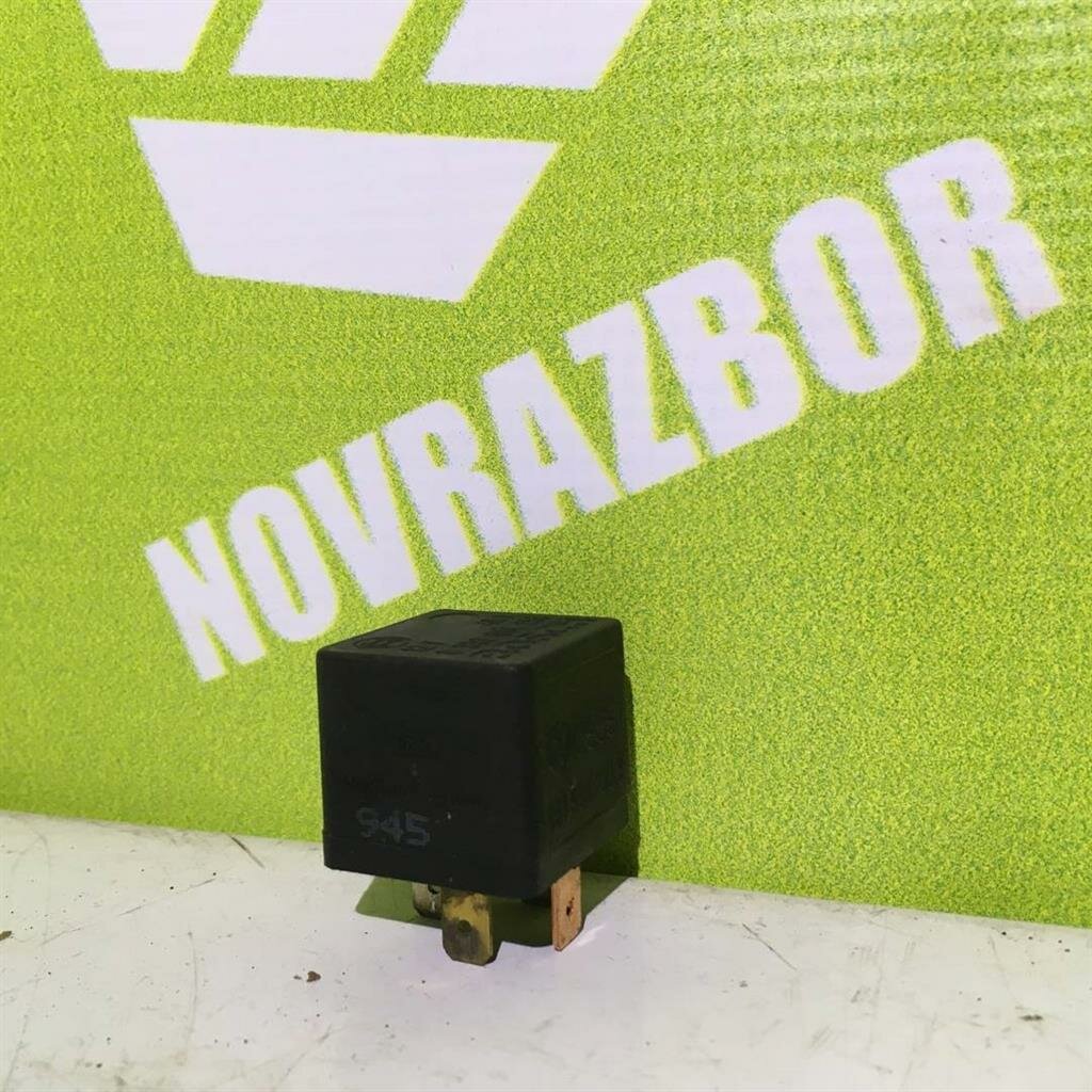 Реле Audi 80 90 B3 86-91