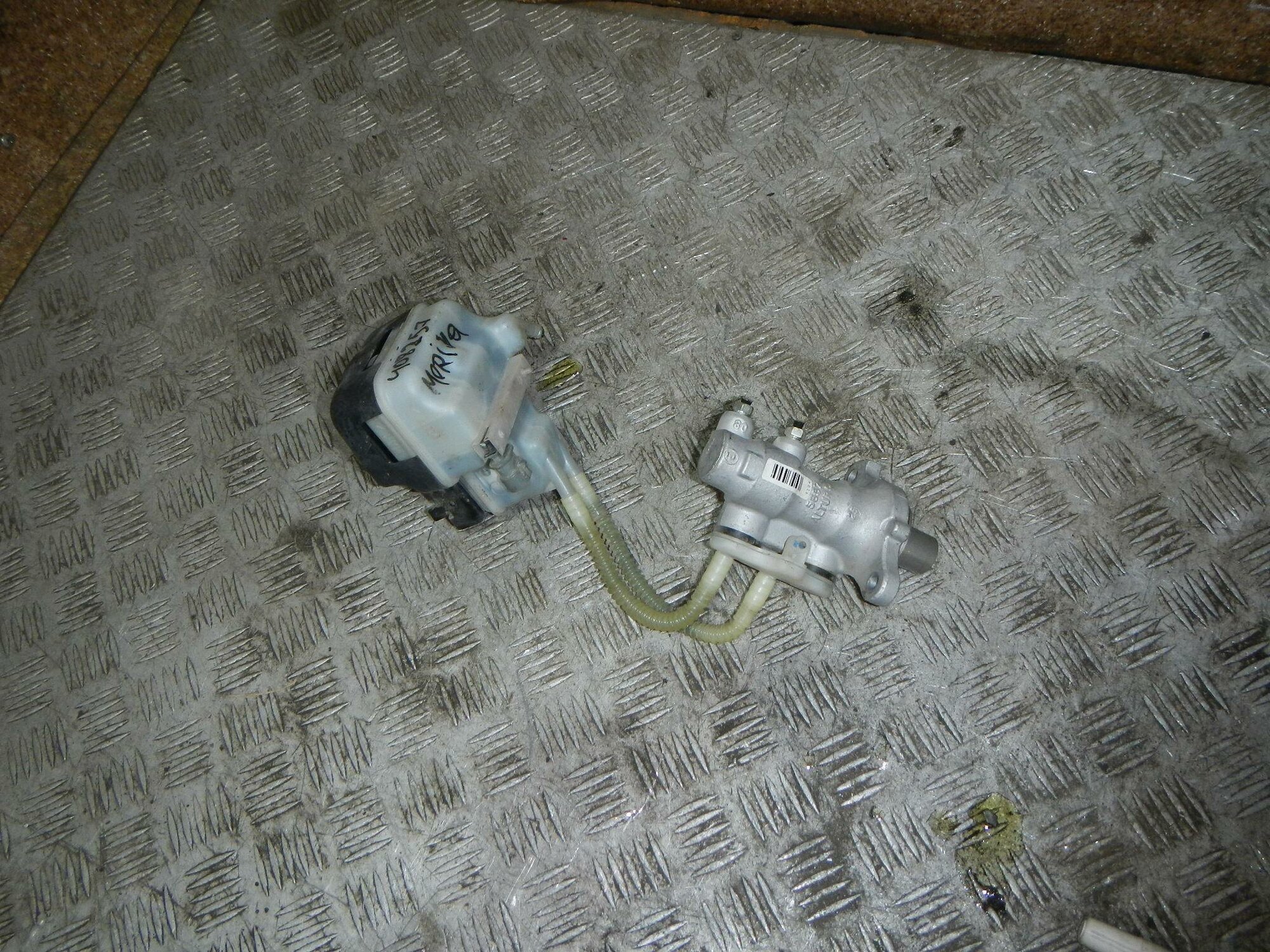 Б/У Цилиндр тормозной главный, Opel (Опель)-MERIVA (03-10) OPEL MERIVA (03-10) С бачком. Без видимых повреждений. 408257 ...