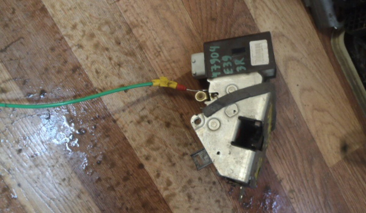 Замок двери задней правой 5-серия E39 BMW