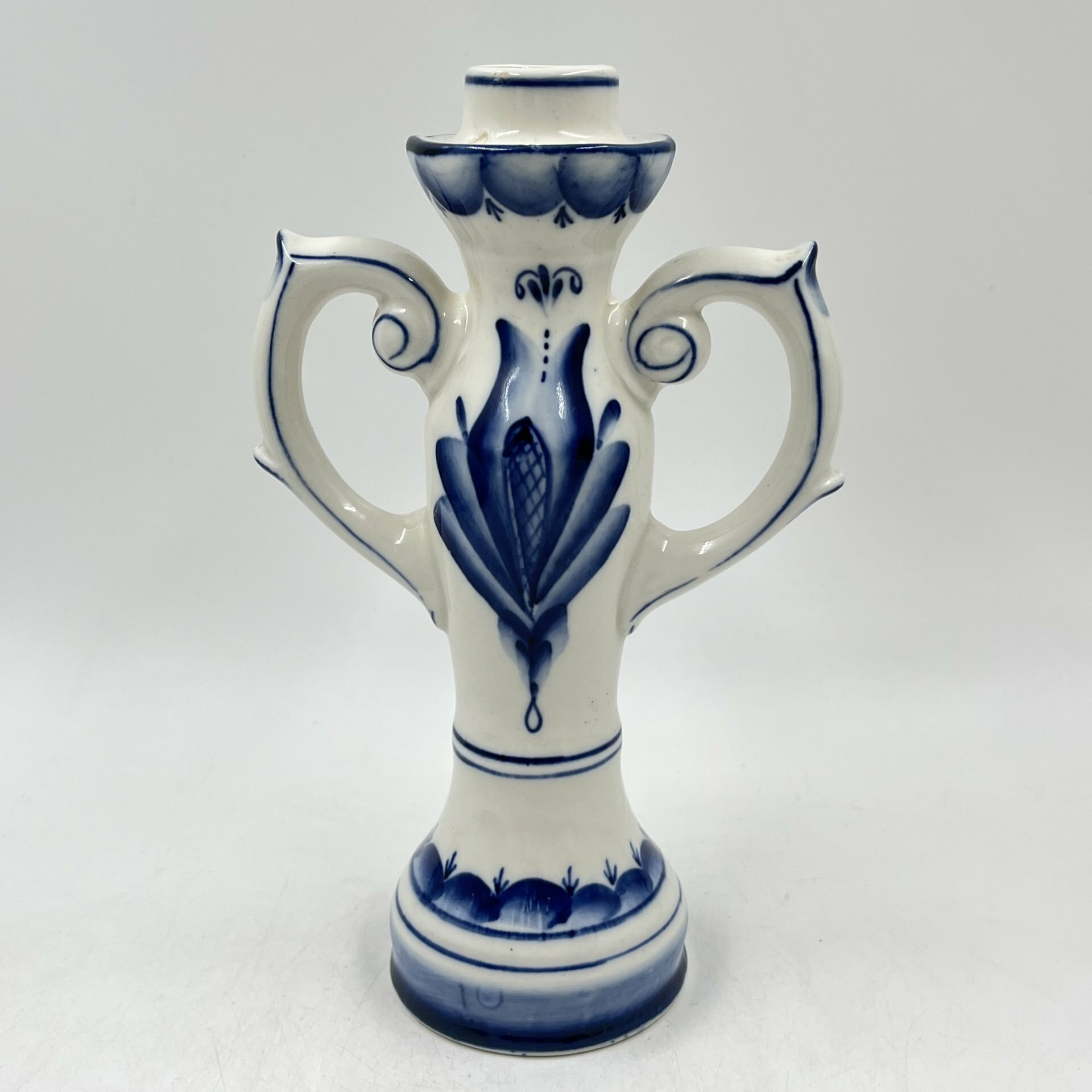 Подсвечник для одной свечи с ручками и растительным декором, Гжель, фарфор