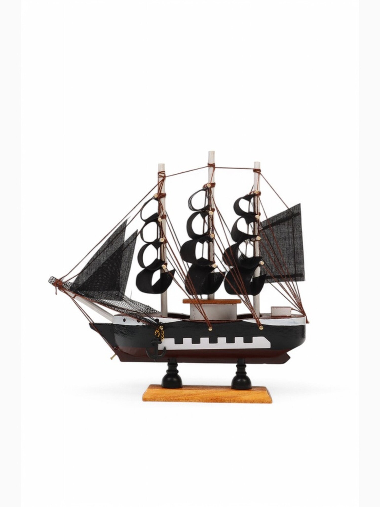 Сувенирная модель корабля «Ариадна», 20×5×19 см, чёрные паруса