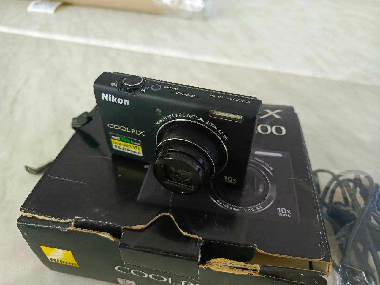 Фотокамера (фотоаппарат) Nikon CoolPix S2600