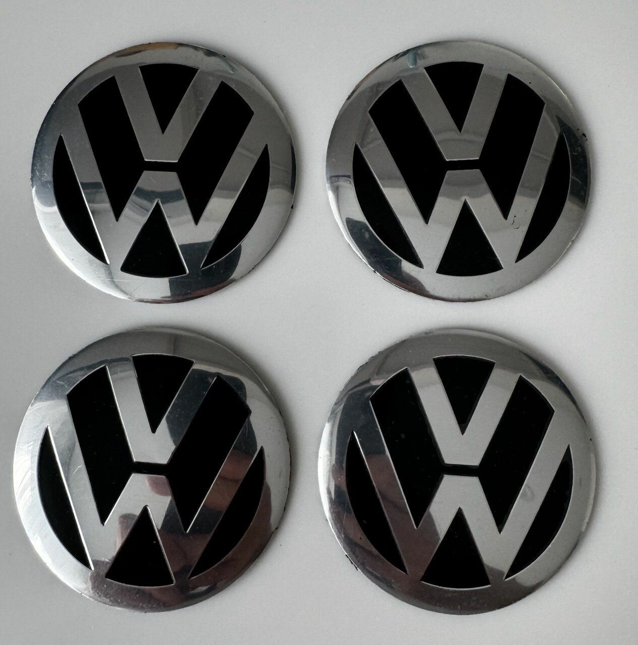 Наклейки Bf, для дисков и колпаков VW, алюминий, черные, серебристые, 4шт