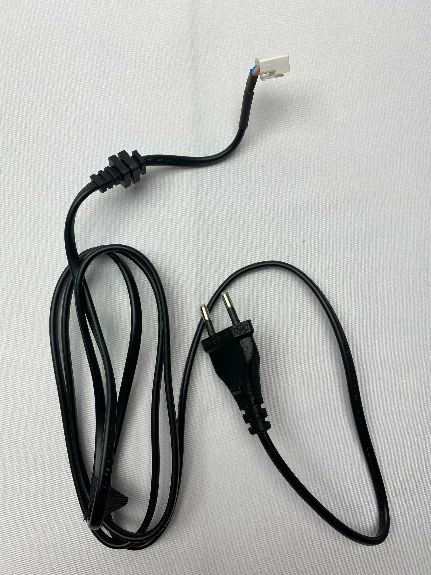 Кабель сетевой интегрированный 220V, для телевизора ACCESSTYLE F32EY1500B