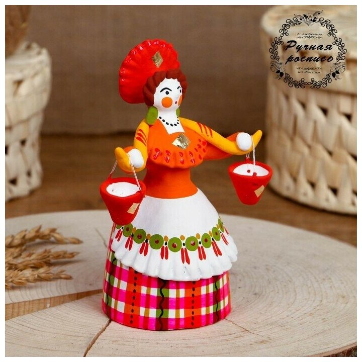 Дымковская игрушка "Барыня-водоноска"