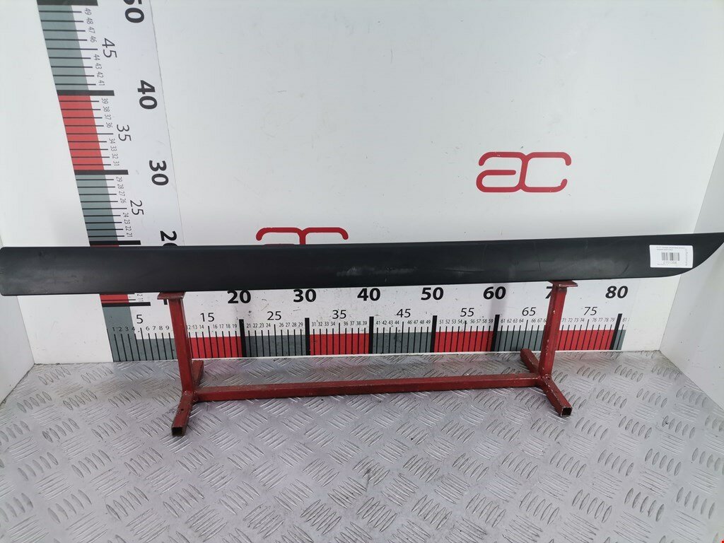 Накладка (молдинг) двери передней правой Ford Focus 1 98ABB20938CDW арт. 2151358