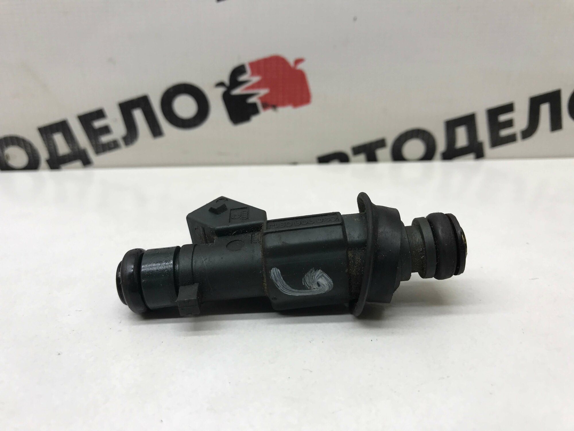 Форсунка бензиновая Volkswagen Polo 3 AUC 1.0L