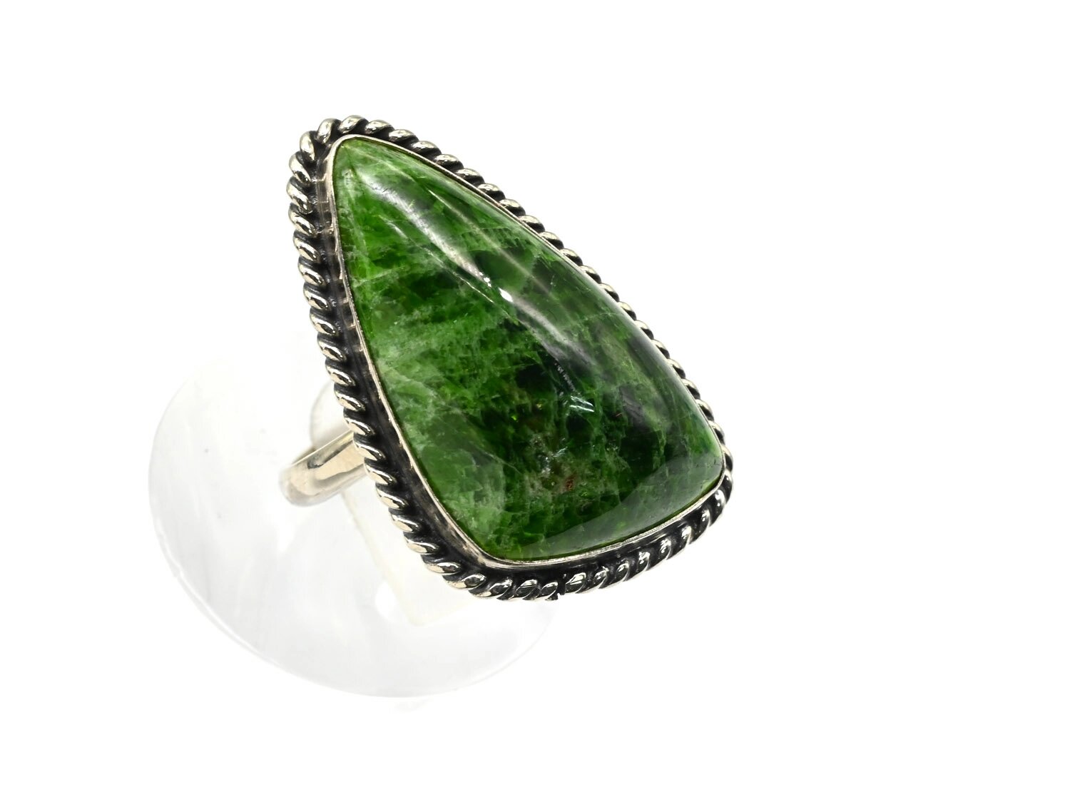 Кольцо, хромдиопсид