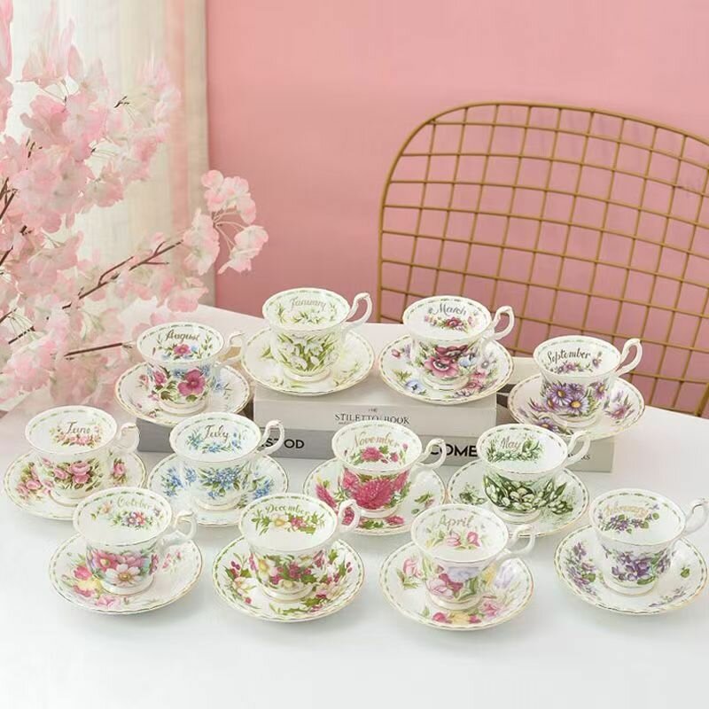 Кофейный сервиз Royal Albert ”Лунный цветок", Золотой узор, Фарфор, Сентябрь — фото 1