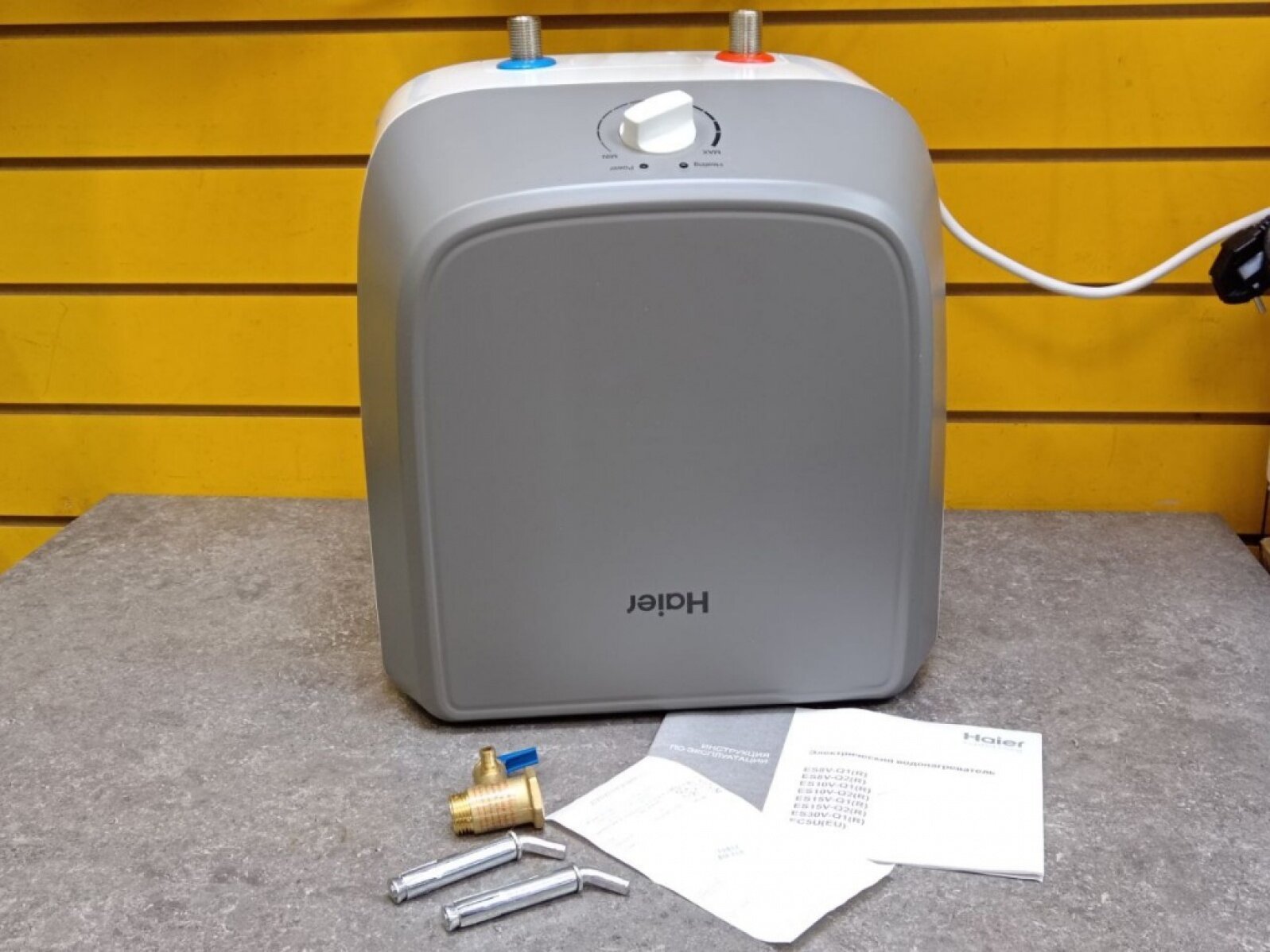 Водонагреватель HAIER ES10V-Q1(R), накопительный, 1.5кВт, 10л, серый