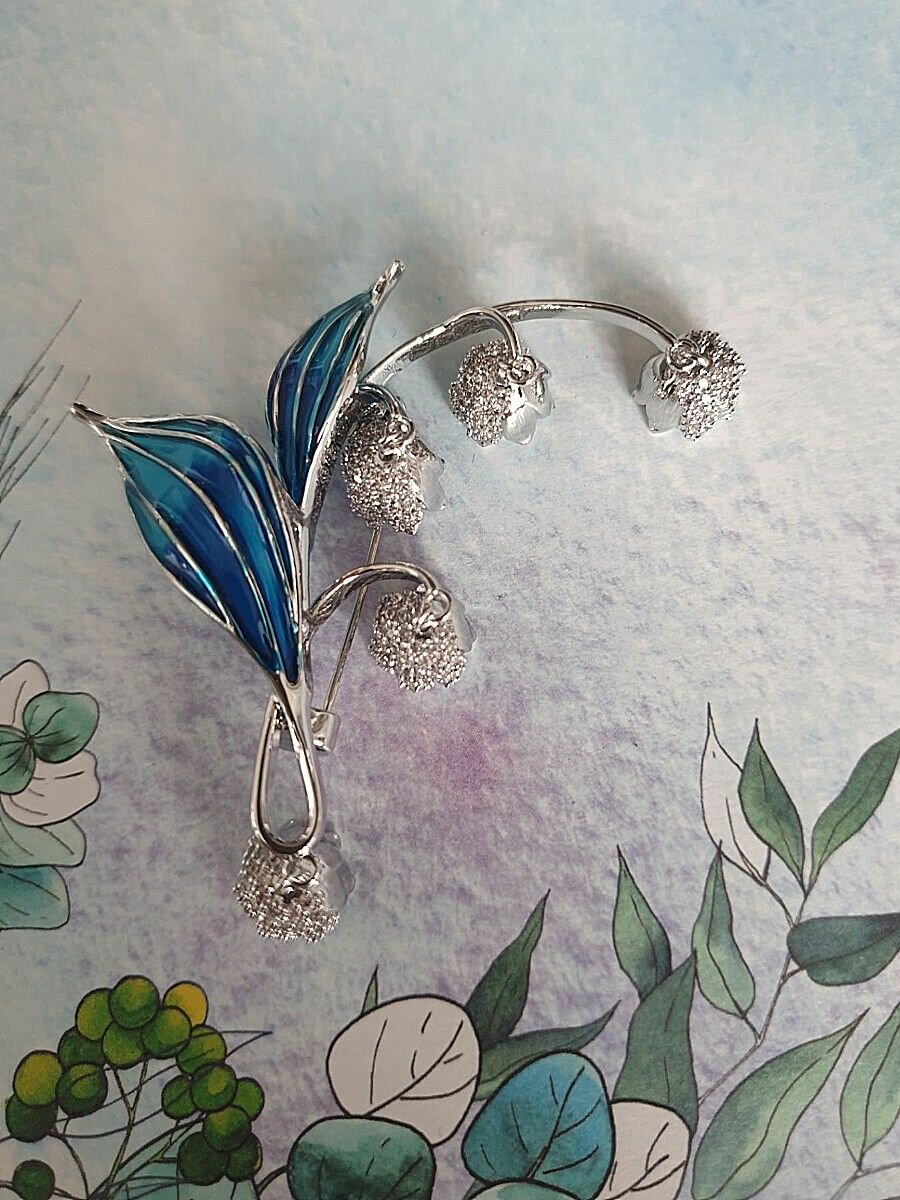 Брошь, стразы, фианит