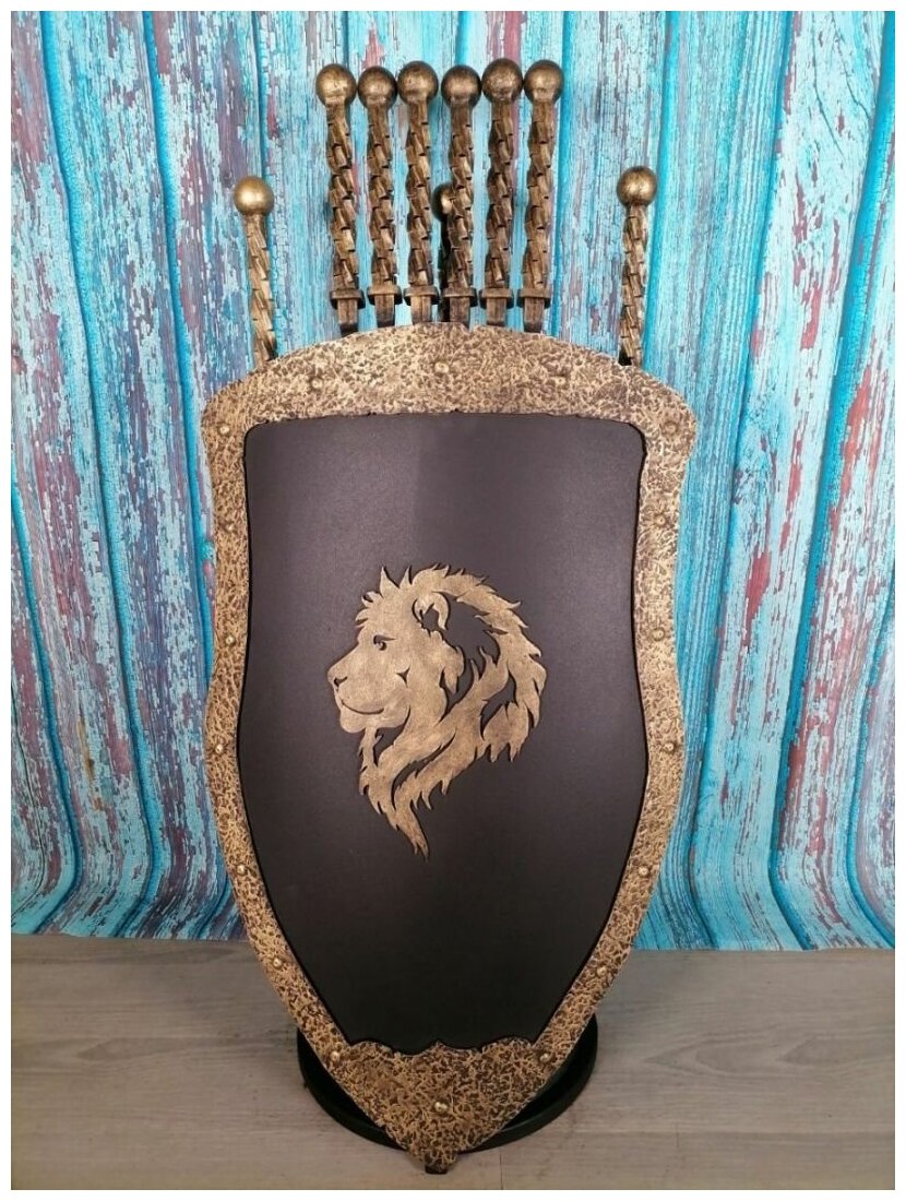 Каминный набор Щит-подставка Лев на 6 шампуров Бештау