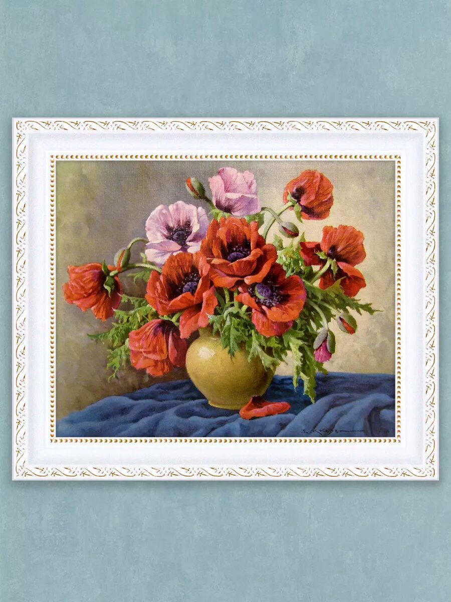 Картина на стену алые маки в белой золотой раме не большая