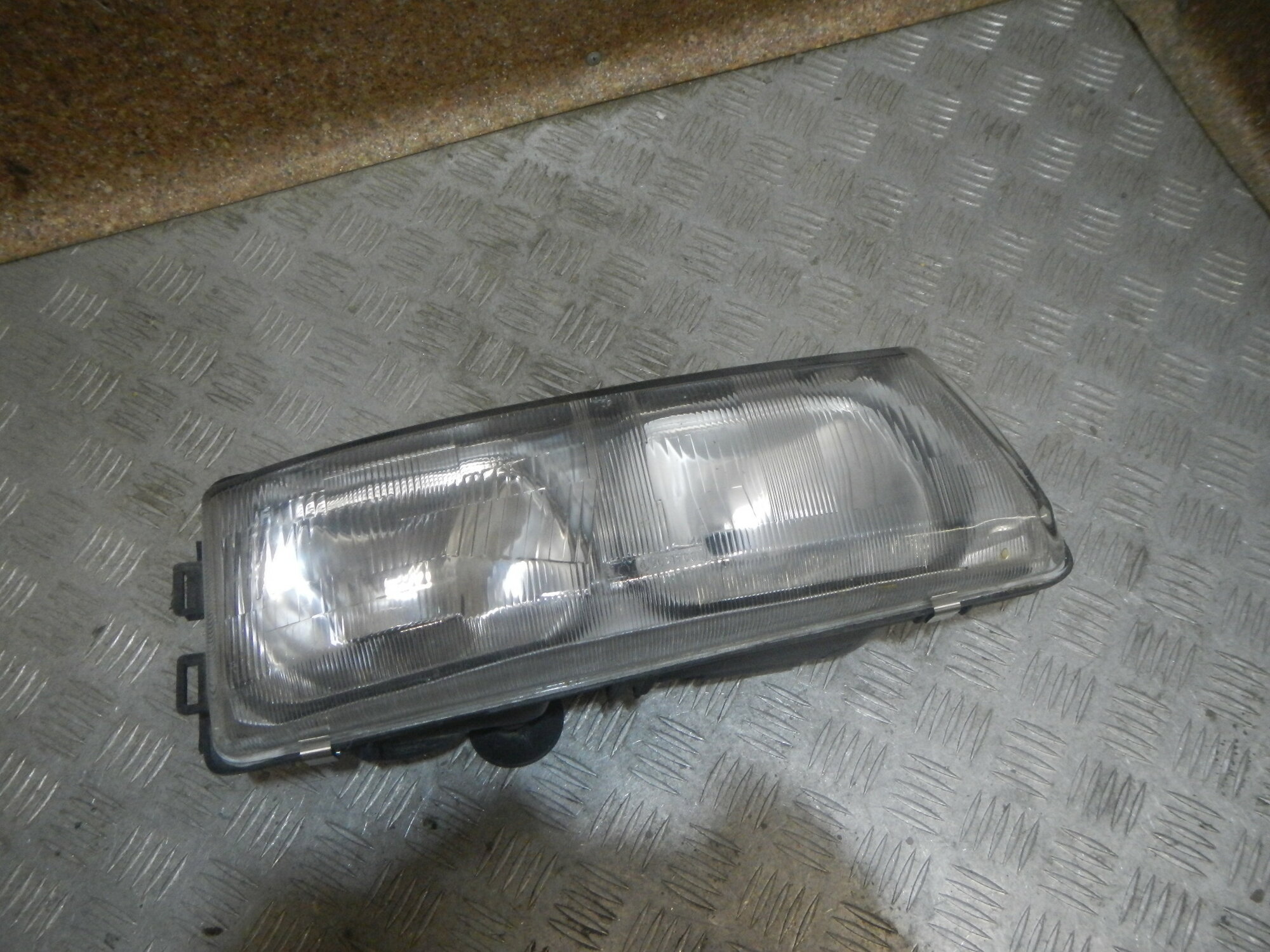 Б/У Фара правая, Mitsubishi (Митсубиси)-GALANT (87-92) MITSUBISHI GALANT (87-92) TYC Дубликат, новая. 533086 MITSUBISHI а...